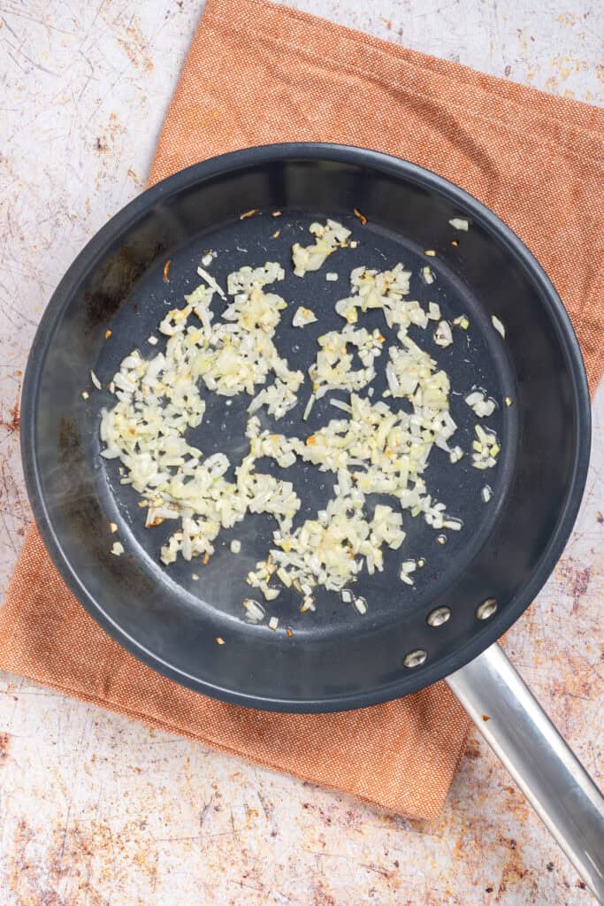 Basil Cream Sauce (Easy Summer Pasta Sauce!) - Urban Farmie