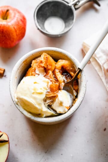 Bisquick Apple Cobbler - Urban Farmie
