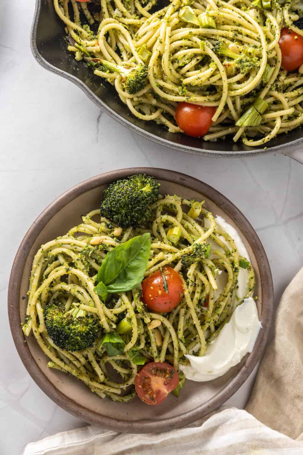 Broccoli Pesto Pasta (Ready in 30 Minutes!) - Urban Farmie
