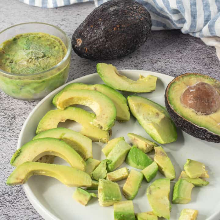 Frozen Avocado: How to Freeze Avocados Three Ways! - Urban Farmie