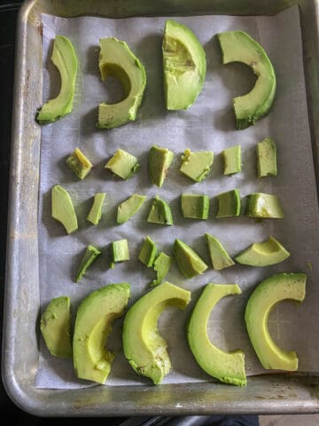Frozen Avocado: How to Freeze Avocados Three Ways! - Urban Farmie