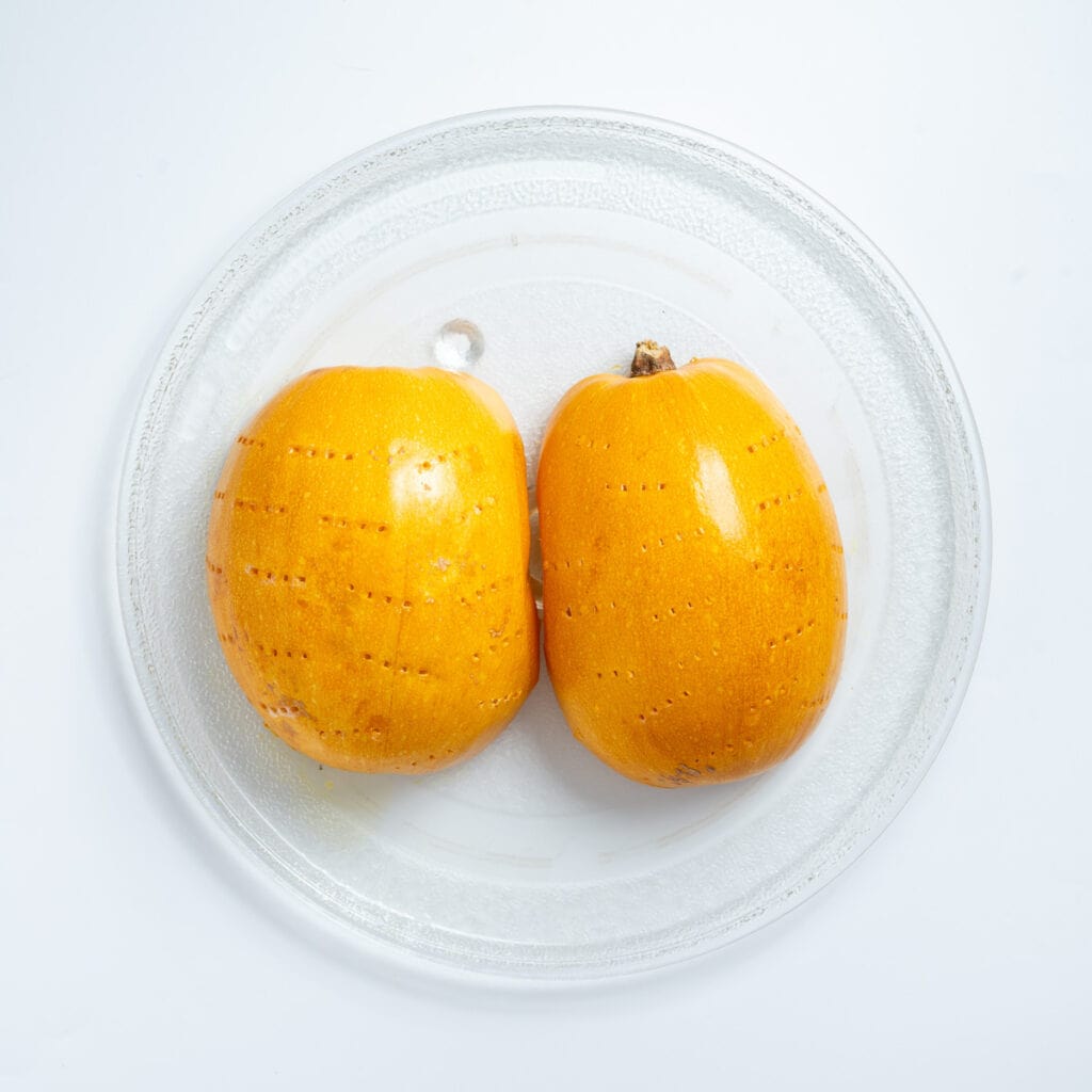 How to Cut Spaghetti Squash (Easy, Fast Method!)