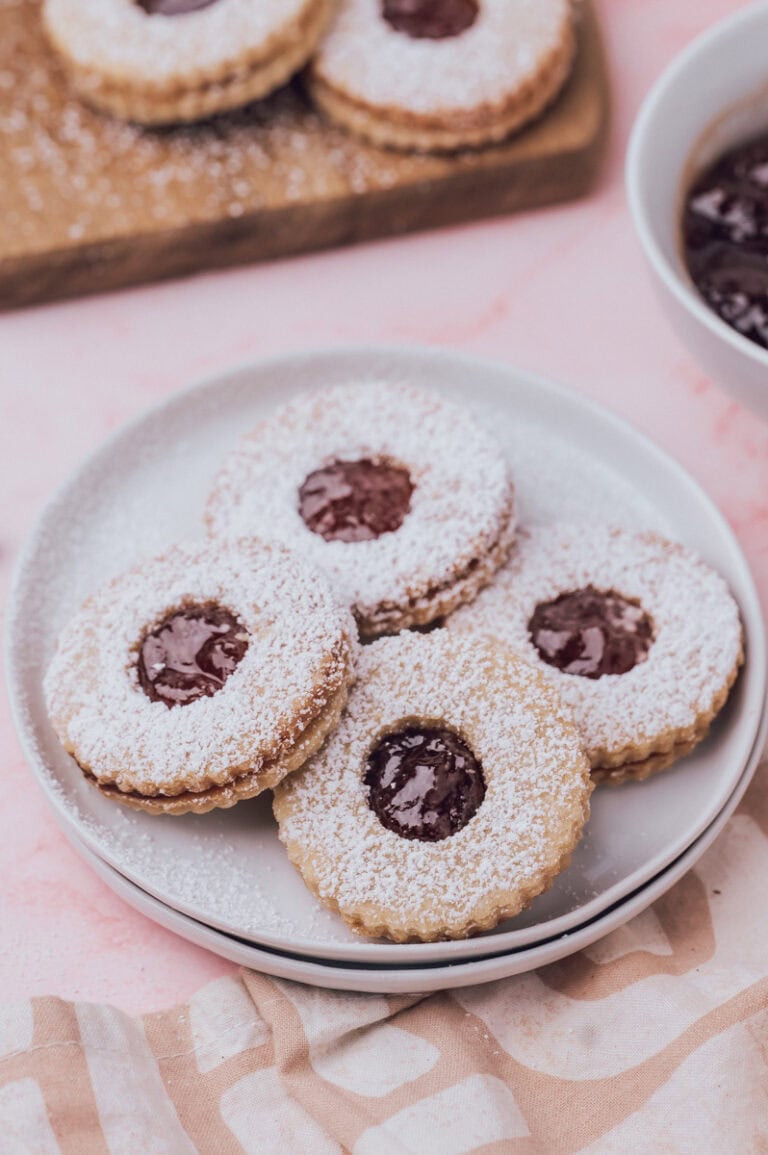 Linzer Cookies - Urban Farmie