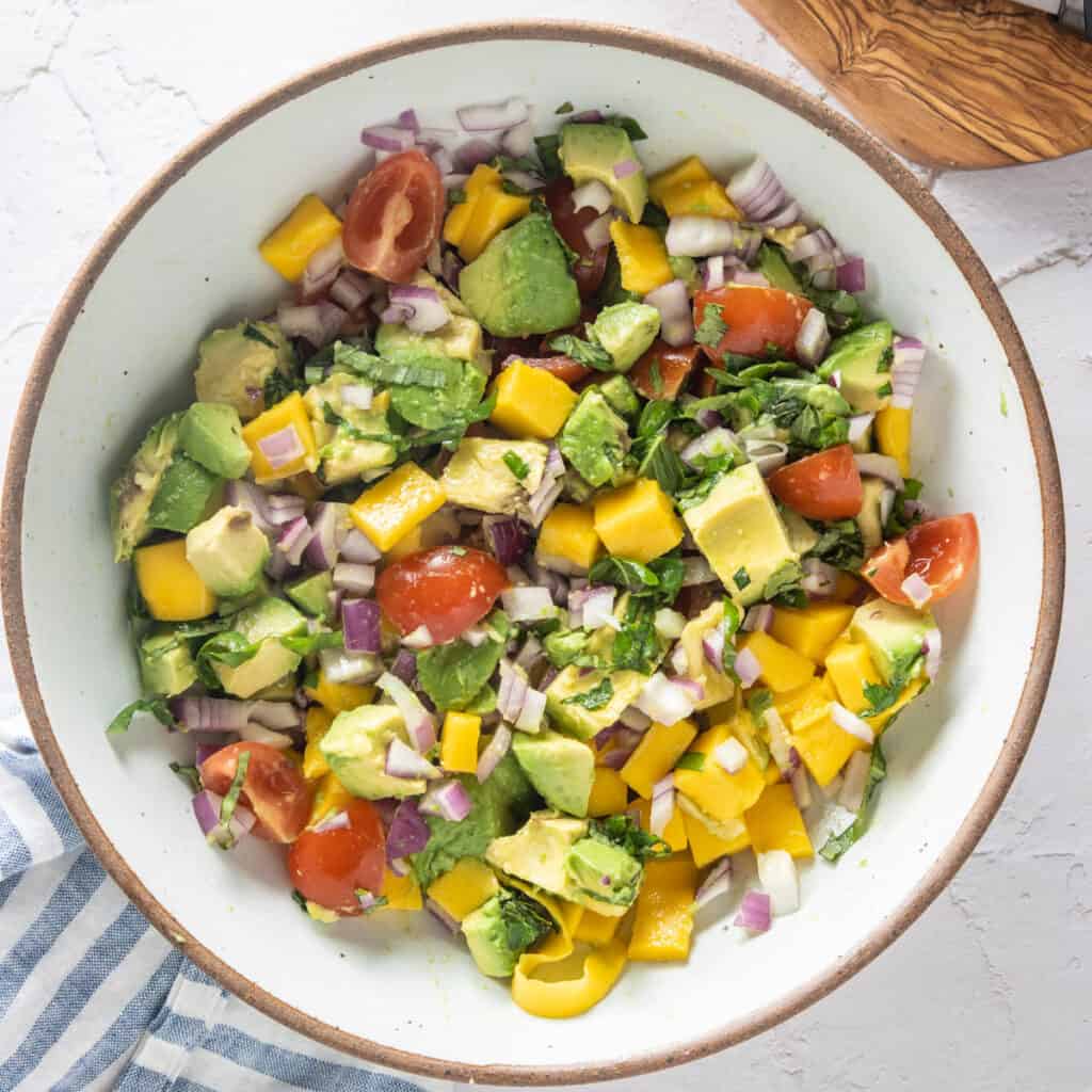 15 Minute Mango Avocado Salad - Urban Farmie