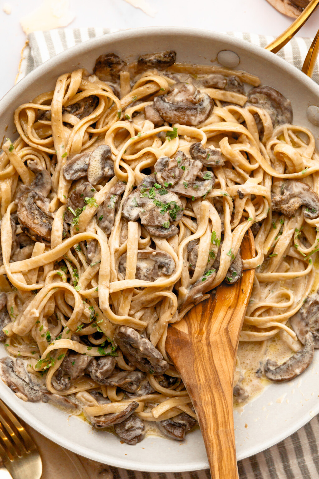 Creamy Mushroom Pasta (Vegetarian)