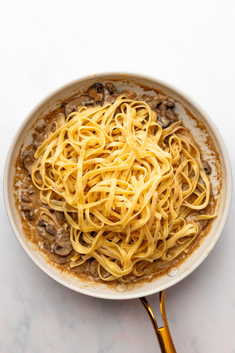 Creamy Mushroom Pasta (Vegetarian)