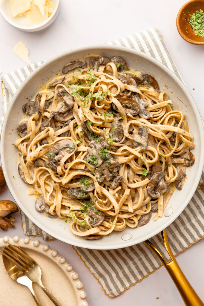 Creamy Mushroom Pasta (Vegetarian)