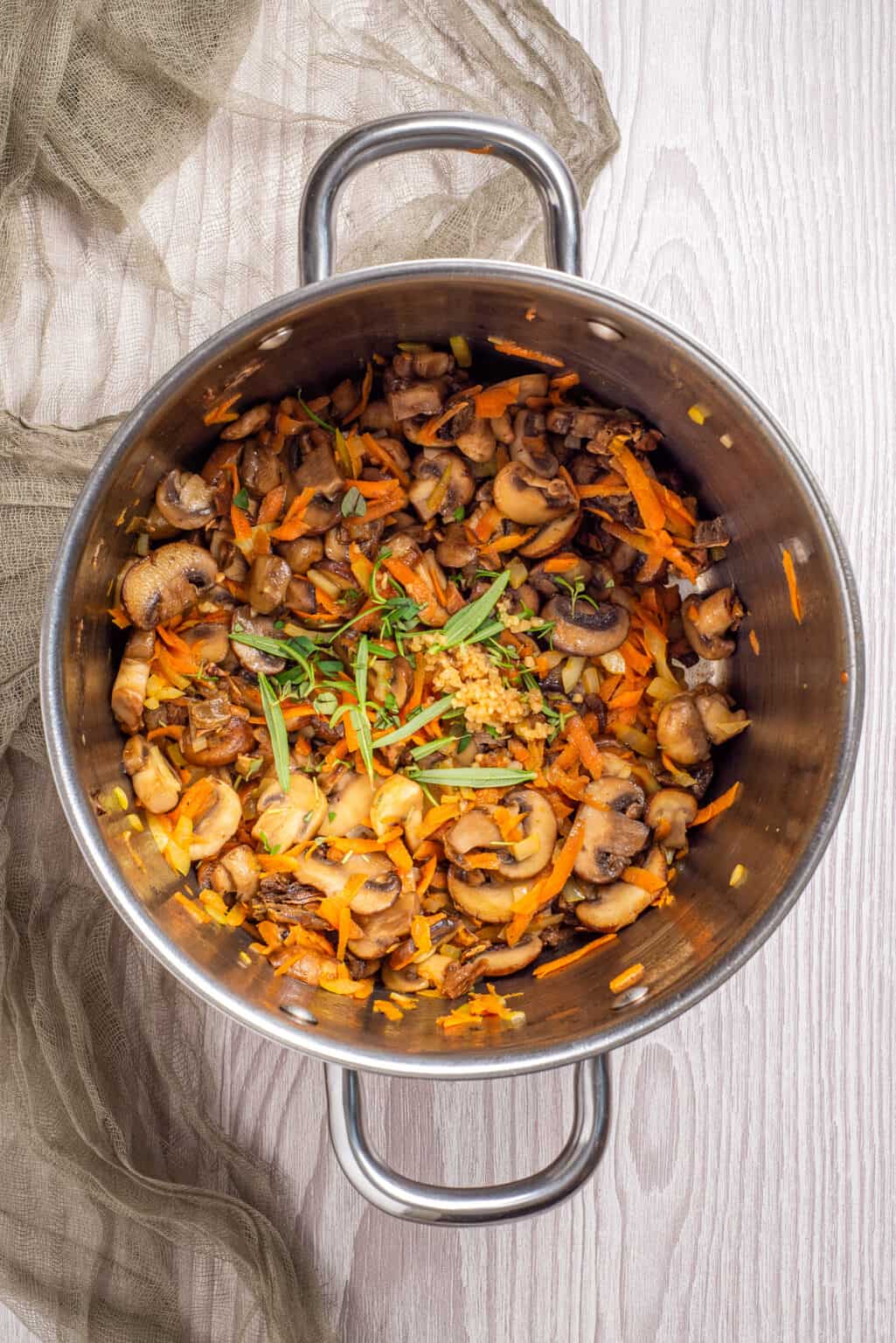 Easy Mushroom Ragù (Vegan)
