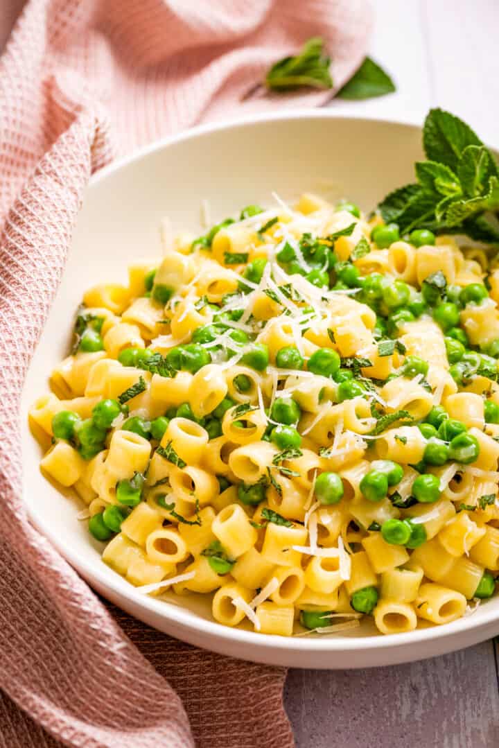 Pasta e Piselli (Pasta with Peas) - Urban Farmie