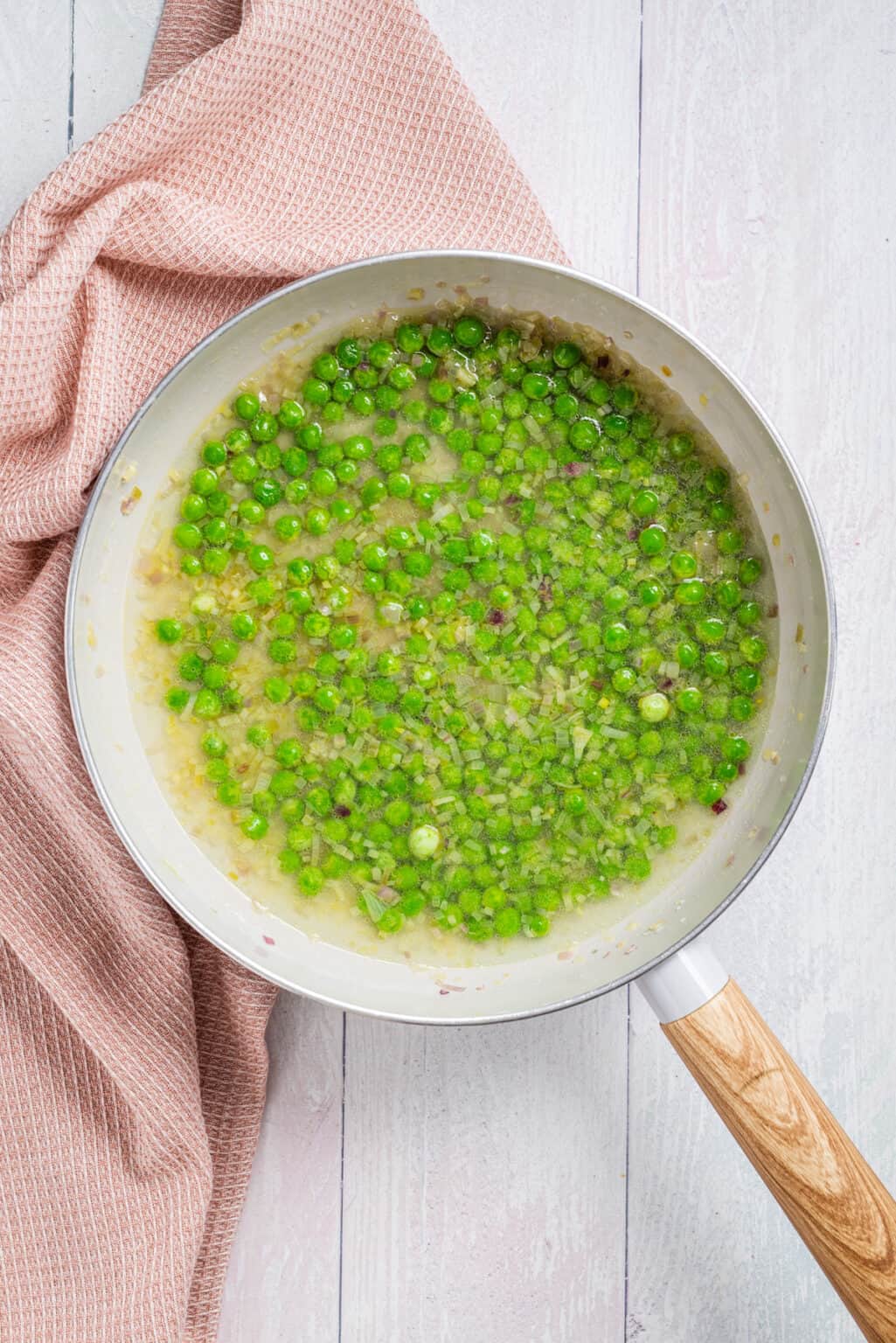 Pasta e Piselli (Pasta with Peas) - Urban Farmie