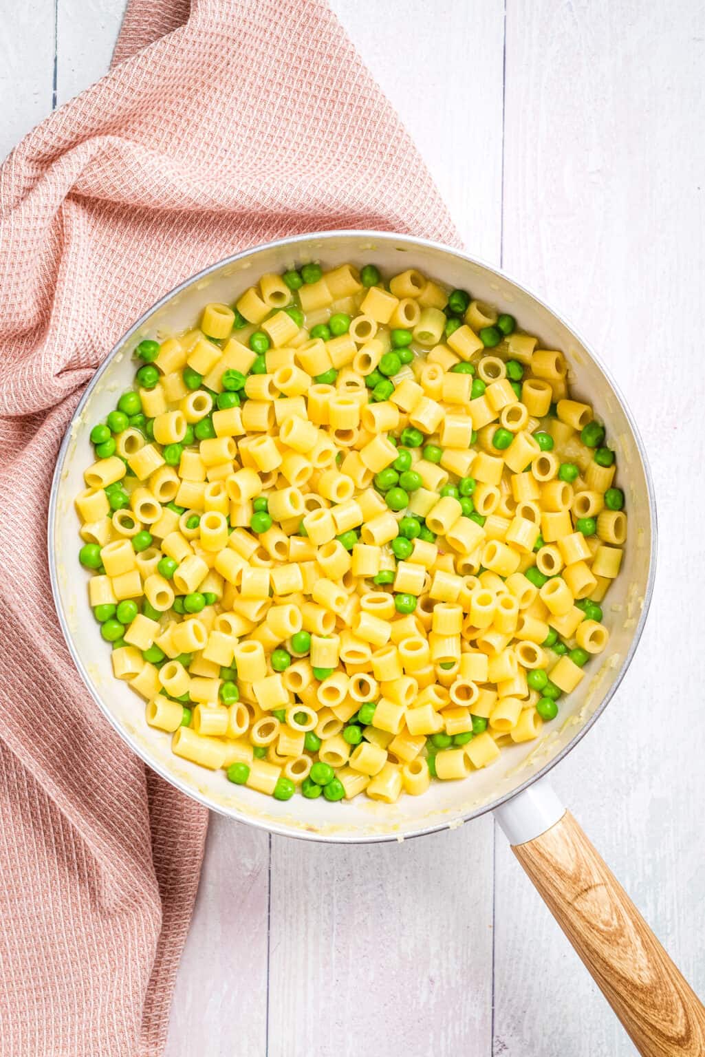 Pasta e Piselli (Pasta with Peas) - Urban Farmie