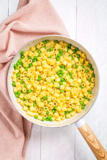 Pasta e Piselli (Pasta with Peas) - Urban Farmie