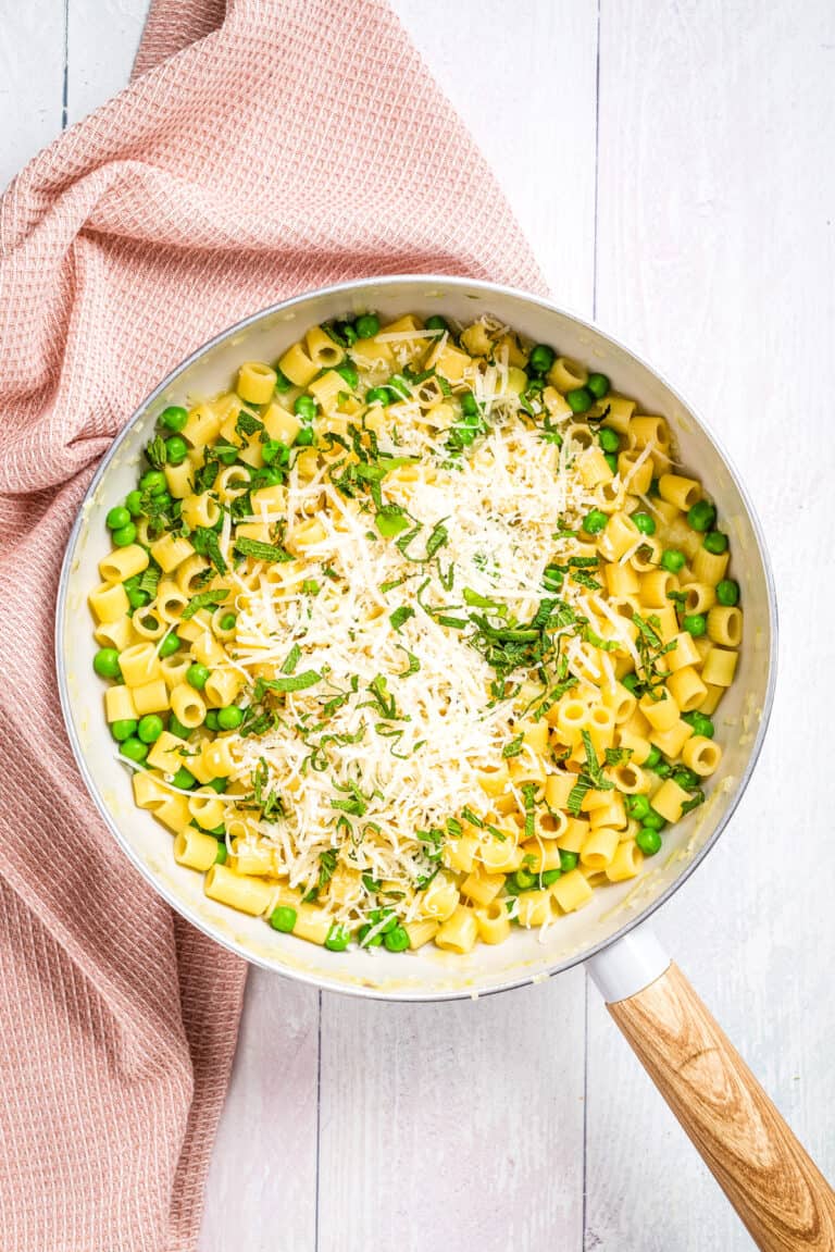 Pasta e Piselli (Pasta with Peas) - Urban Farmie