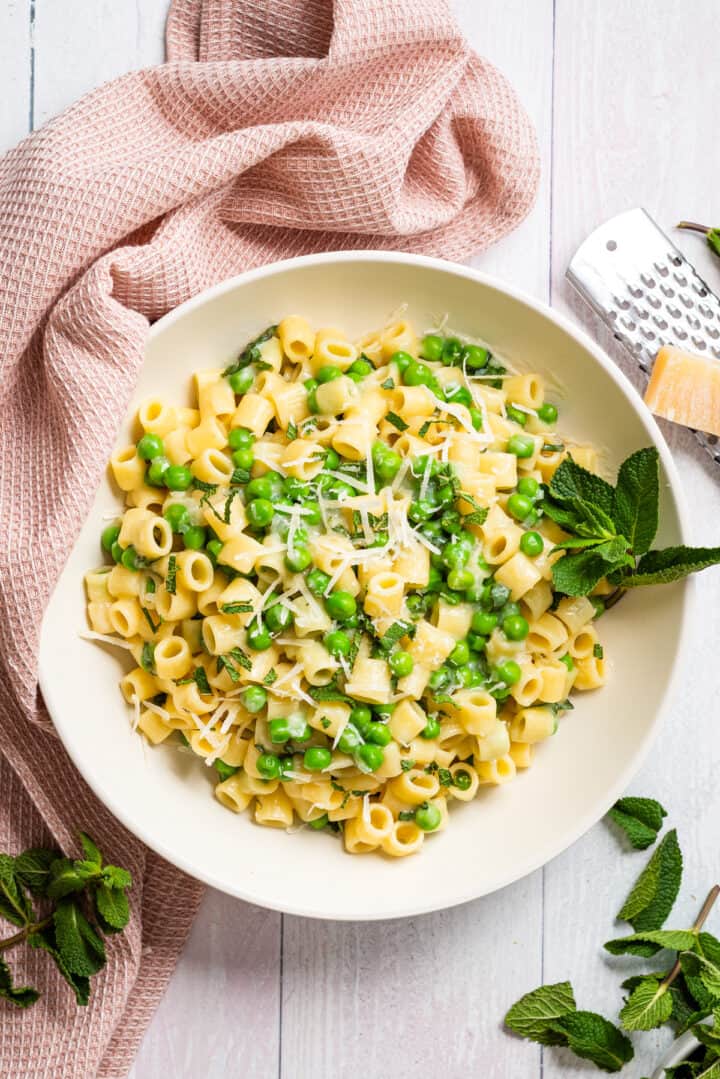 Pasta e Piselli (Pasta with Peas) - Urban Farmie