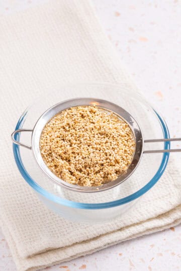 Puffed Quinoa (Easy, 10 Minute Recipe)