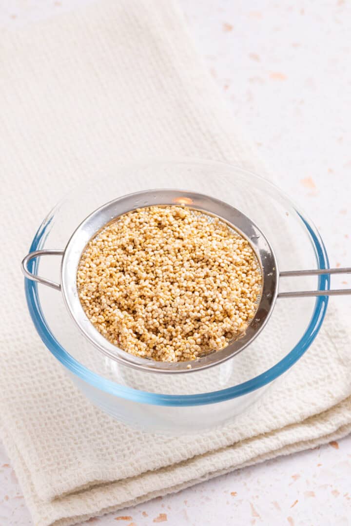 Puffed Quinoa (Easy, 10 Minute Recipe)