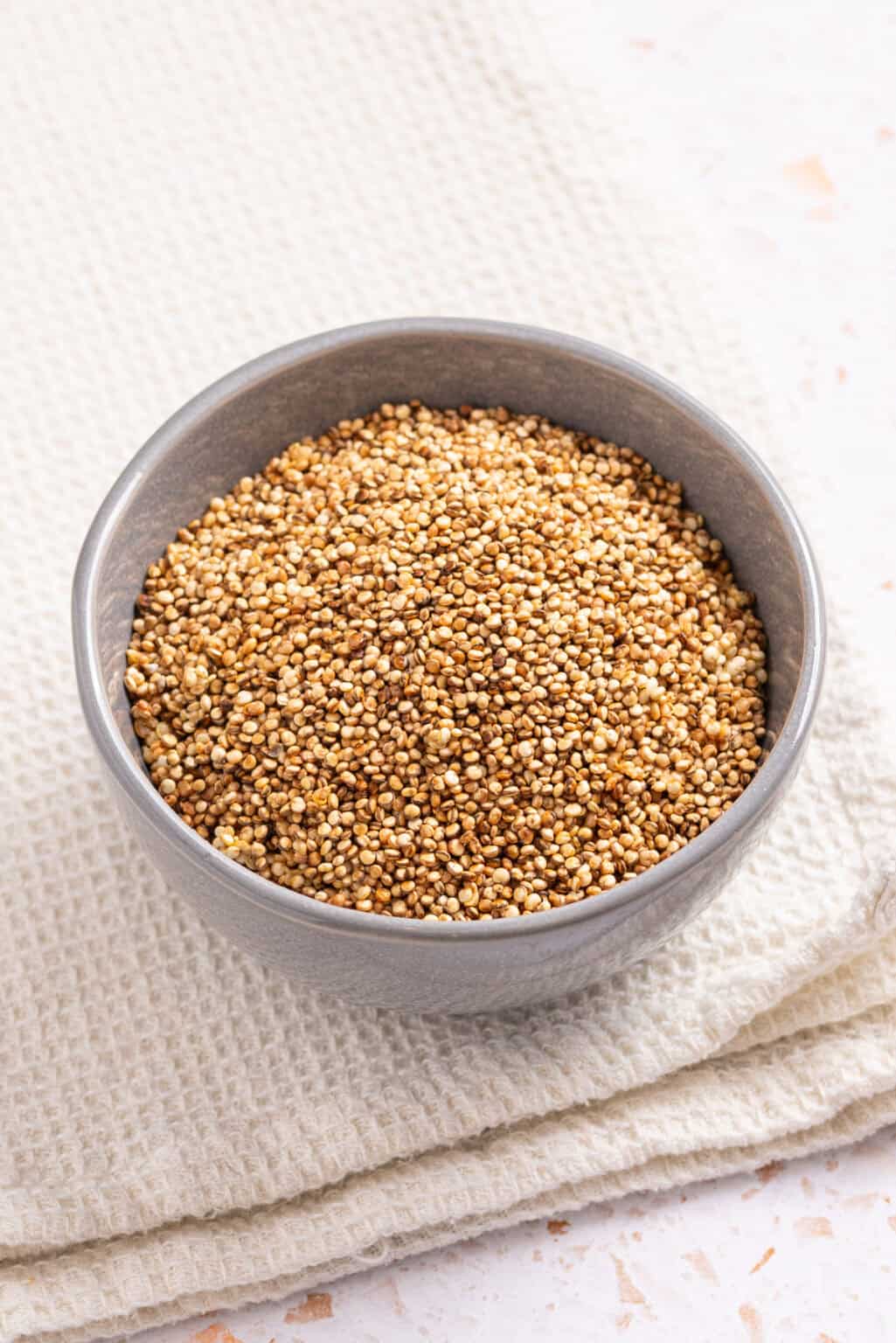Puffed Quinoa (Easy, 10 Minute Recipe)