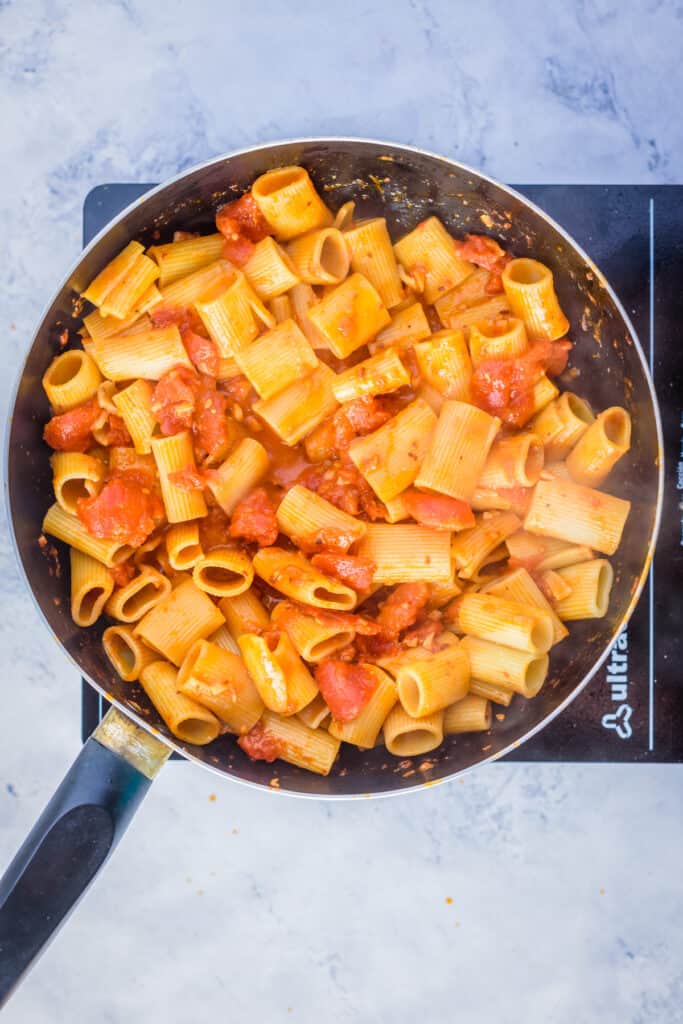 Rigatoni Arrabbiata - Urban Farmie