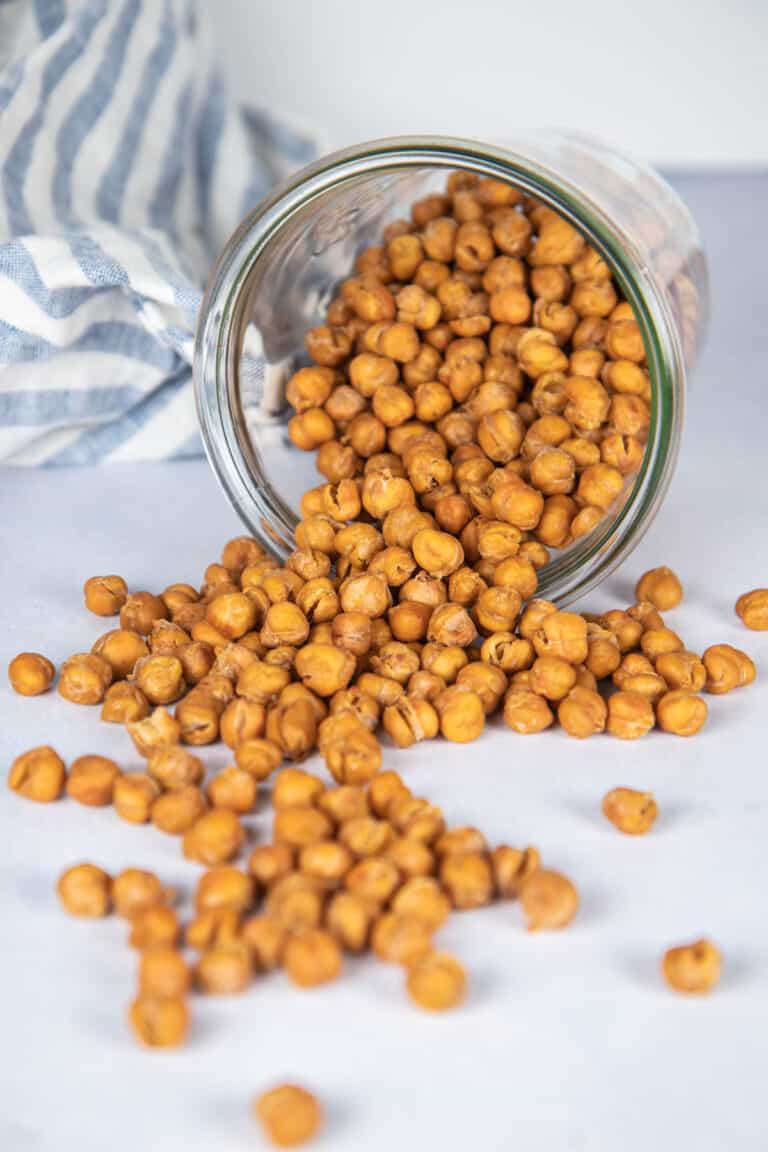 Roasted Chana (Crispy Indian Chickpeas!) - Urban Farmie