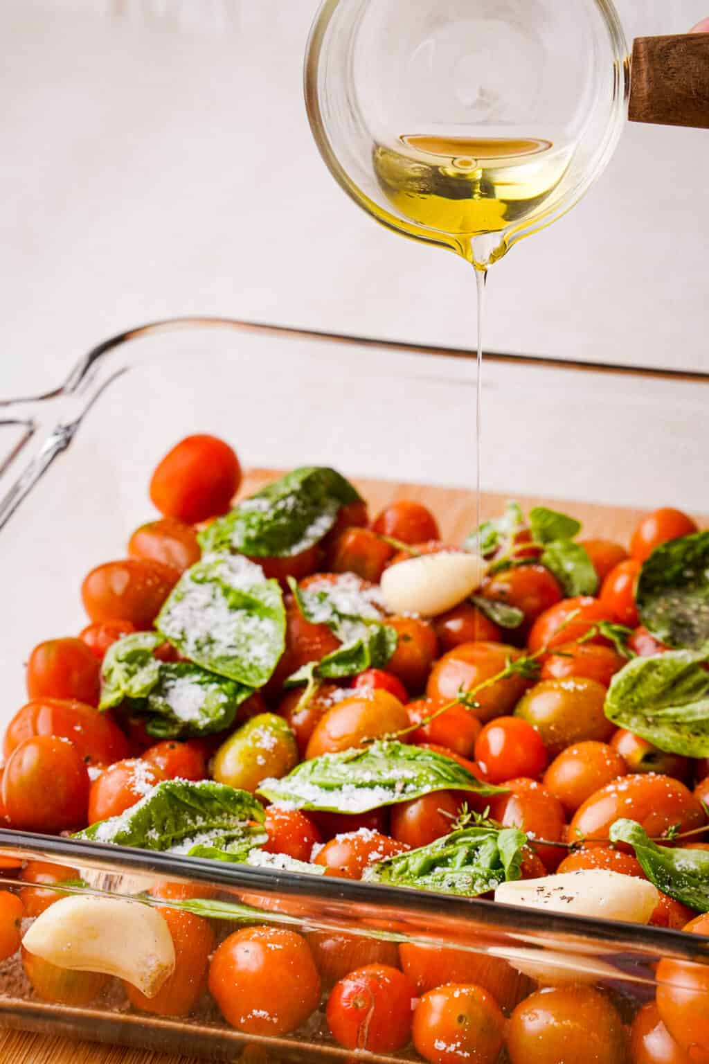 Easy Quick Cherry Tomato and Garlic Confit (Step by Step!) - Urban Farmie